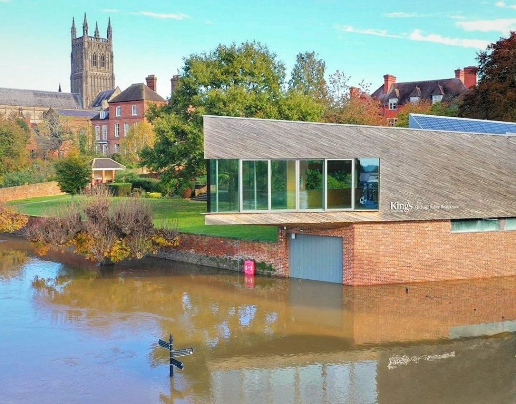 Opening the door to flood resilient buildings | Rundum Meir