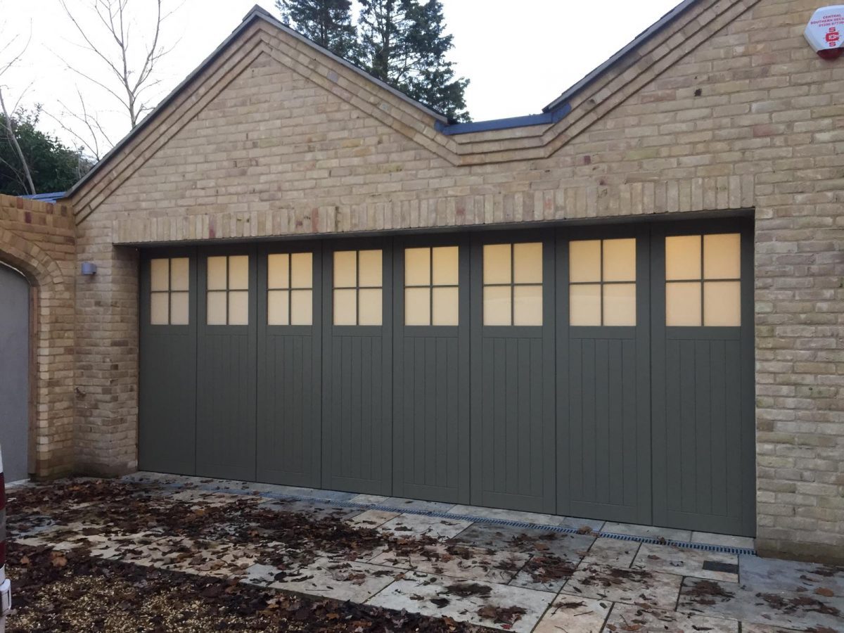 Side sectional garage doors – Rundum Meir